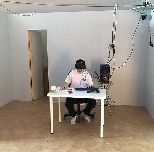 Playing Any Game in VR – tincam.com